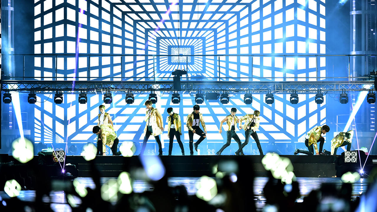 EXO PLANET #2 THE EXO'LUXION LIVE IN MALAYSIA 2016 | Gallery | ONE